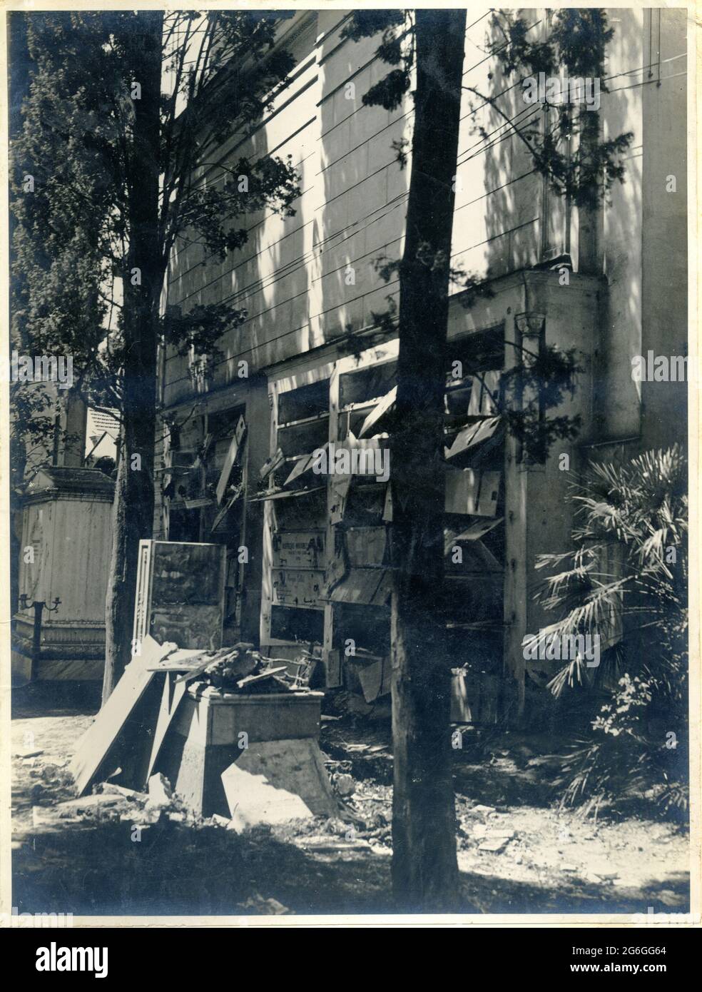 WWII WW2 - cimitery destroyed by bombing, naples, campania, italy 1943 ...