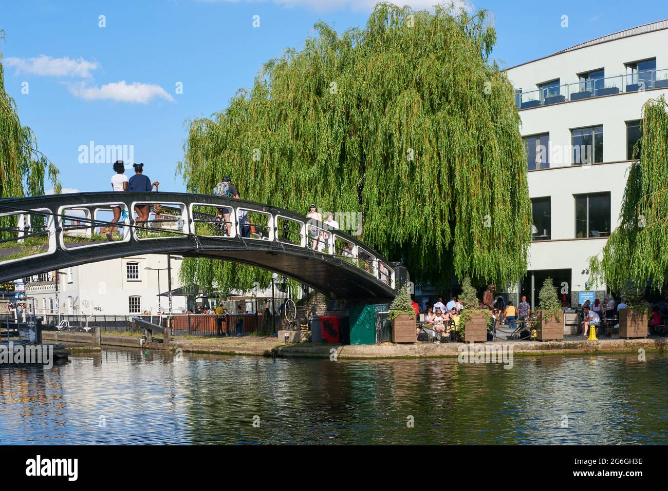 Camden lock bridge hi-res stock photography and images - Alamy