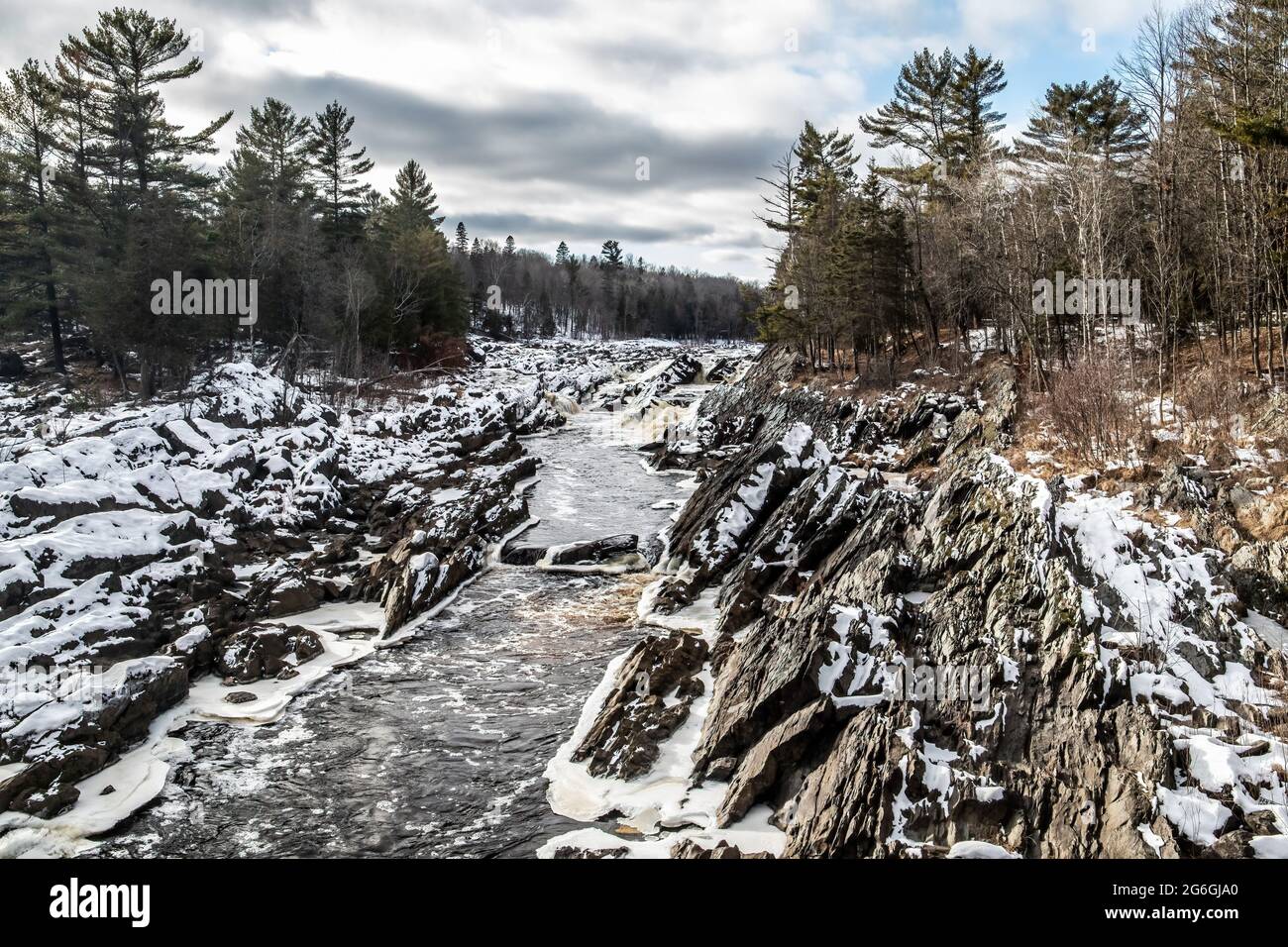 St. Louis River in winter at Jay Cooke State Park, Carlton, Minnesota ...