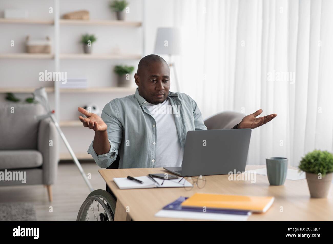 Online chat, problems in work and online communication, difficulties ...