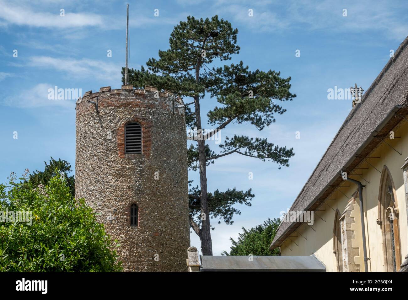 St andrews church tower cemetery hi-res stock photography and images ...