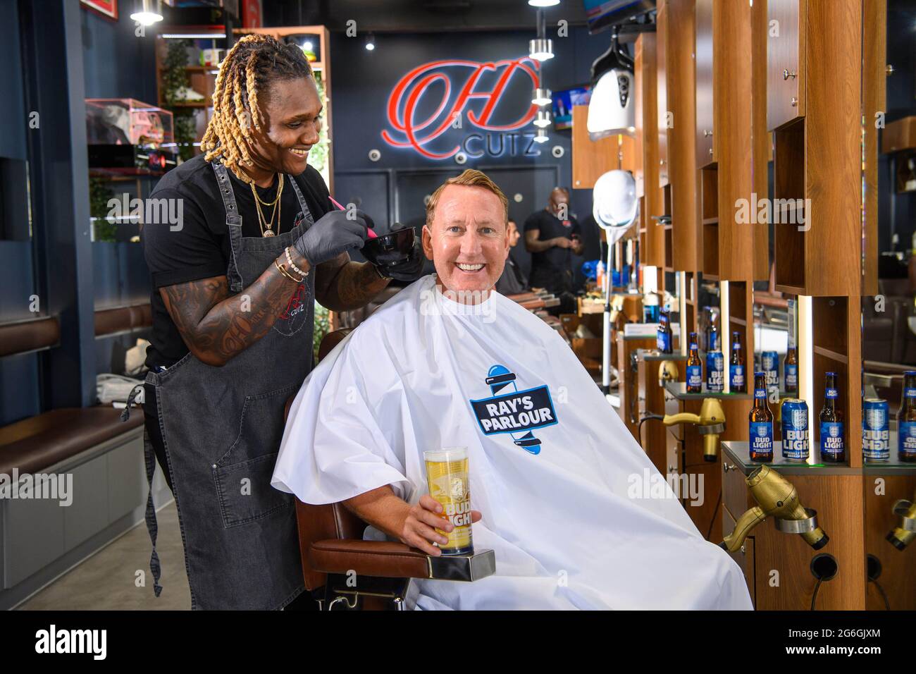 EDITORIAL USE ONLY Former England footballer, Ray Parlour pledges to ...