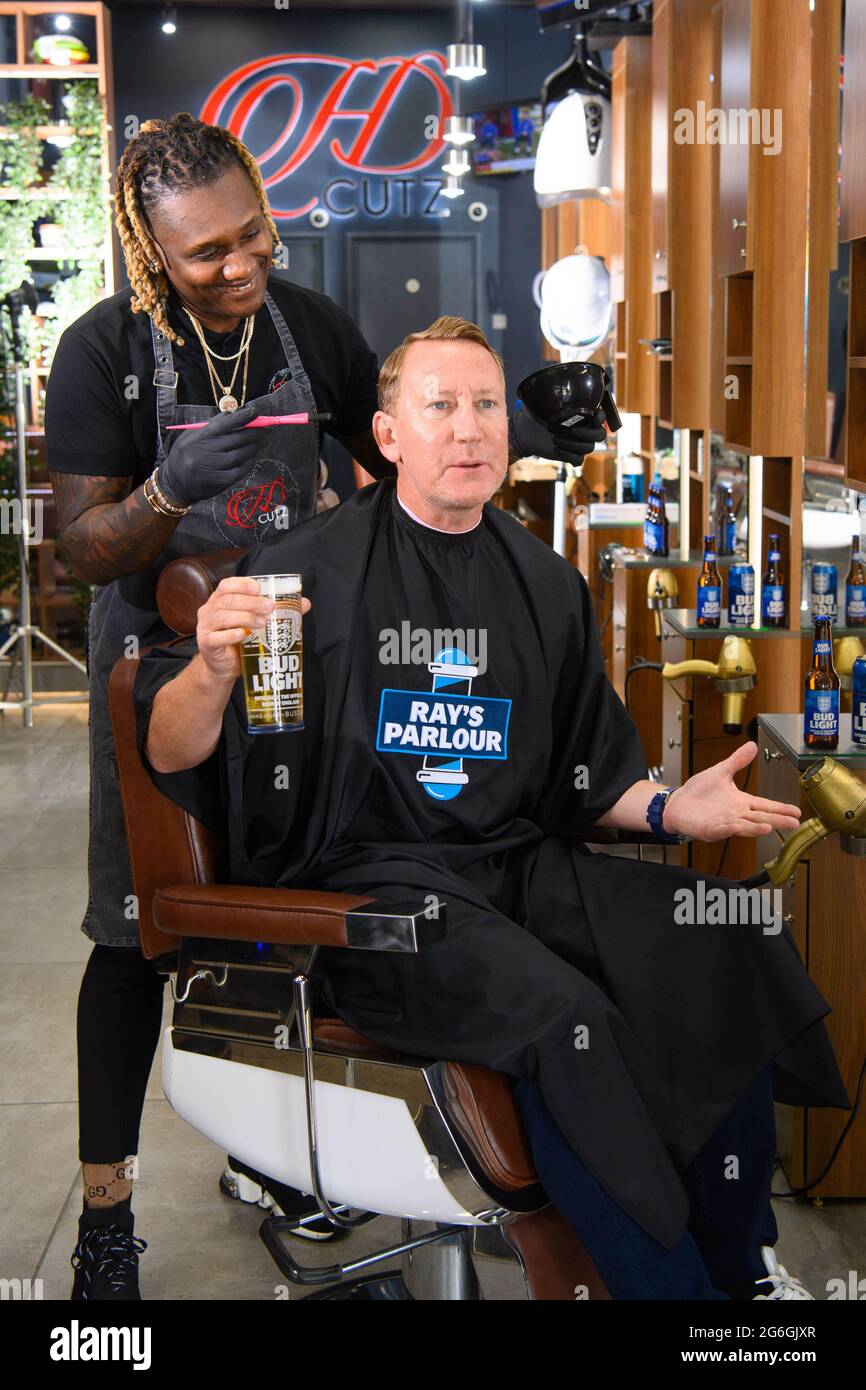 EDITORIAL USE ONLY Former England footballer, Ray Parlour pledges to ...