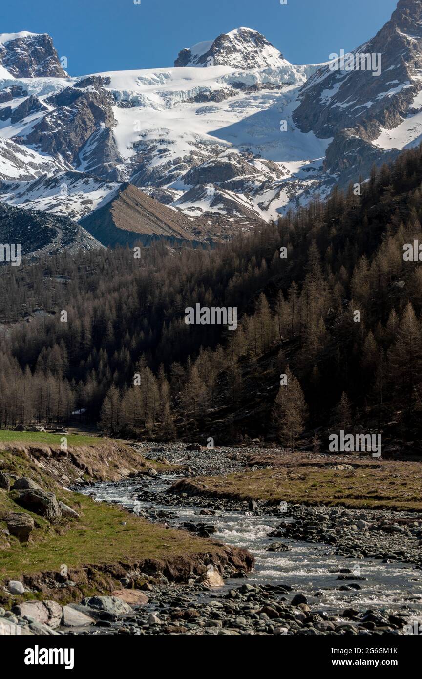 The Piani di Verra Inferiori a plane area halfway to the peak of Mount ...
