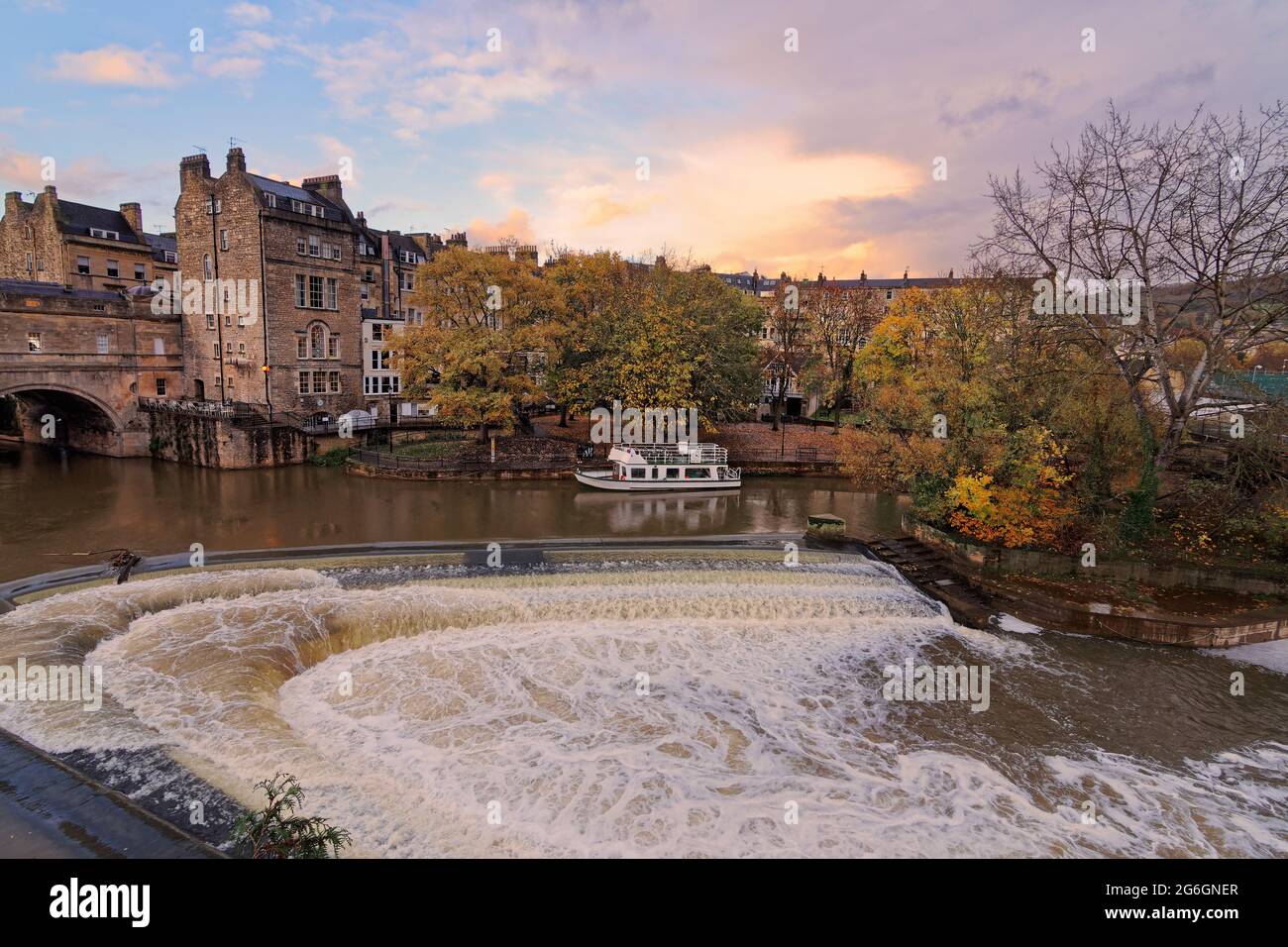 Pulteney weir, bridge colourful autumn sky - bath Stock Photo - Alamy