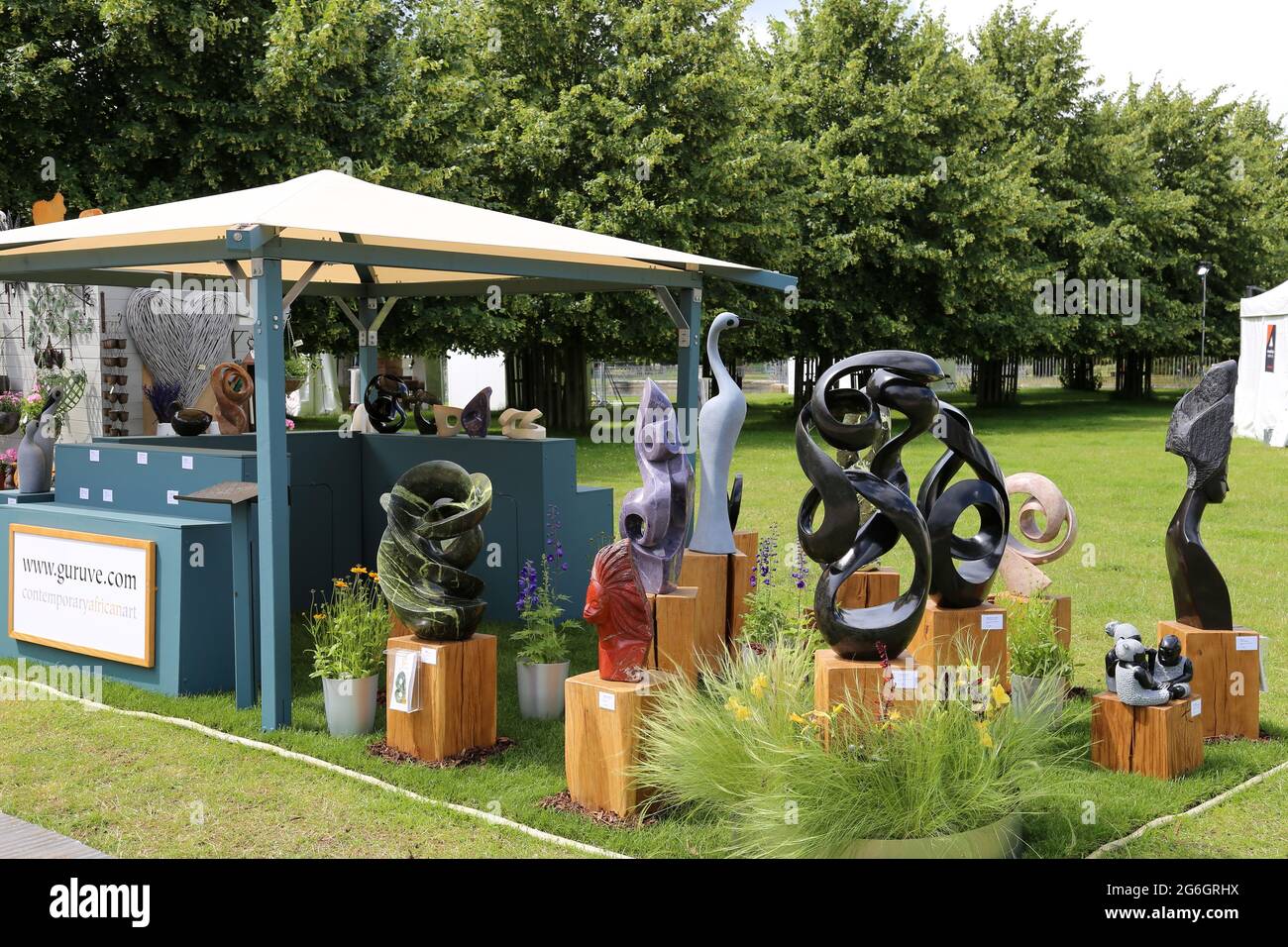 Guruve stone sculptures from Zimbabwe, Trade Stand, RHS Hampton Court ...