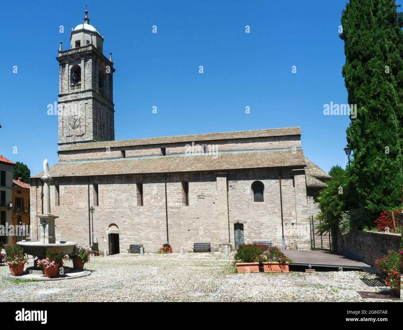 Moltrasio lake como hi-res stock photography and images - Alamy