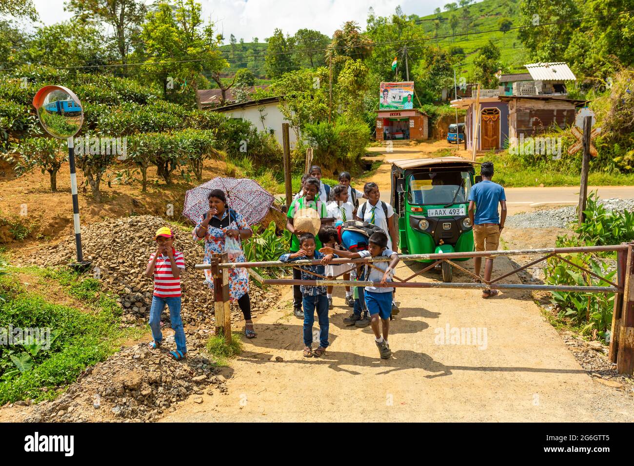 Portrait of local residents of the island of Sri Lanka Stock Photo - Alamy