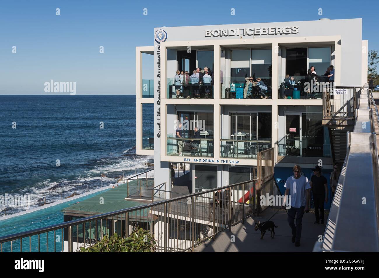 Windows overlooking bondi beach hi-res stock photography and images - Alamy