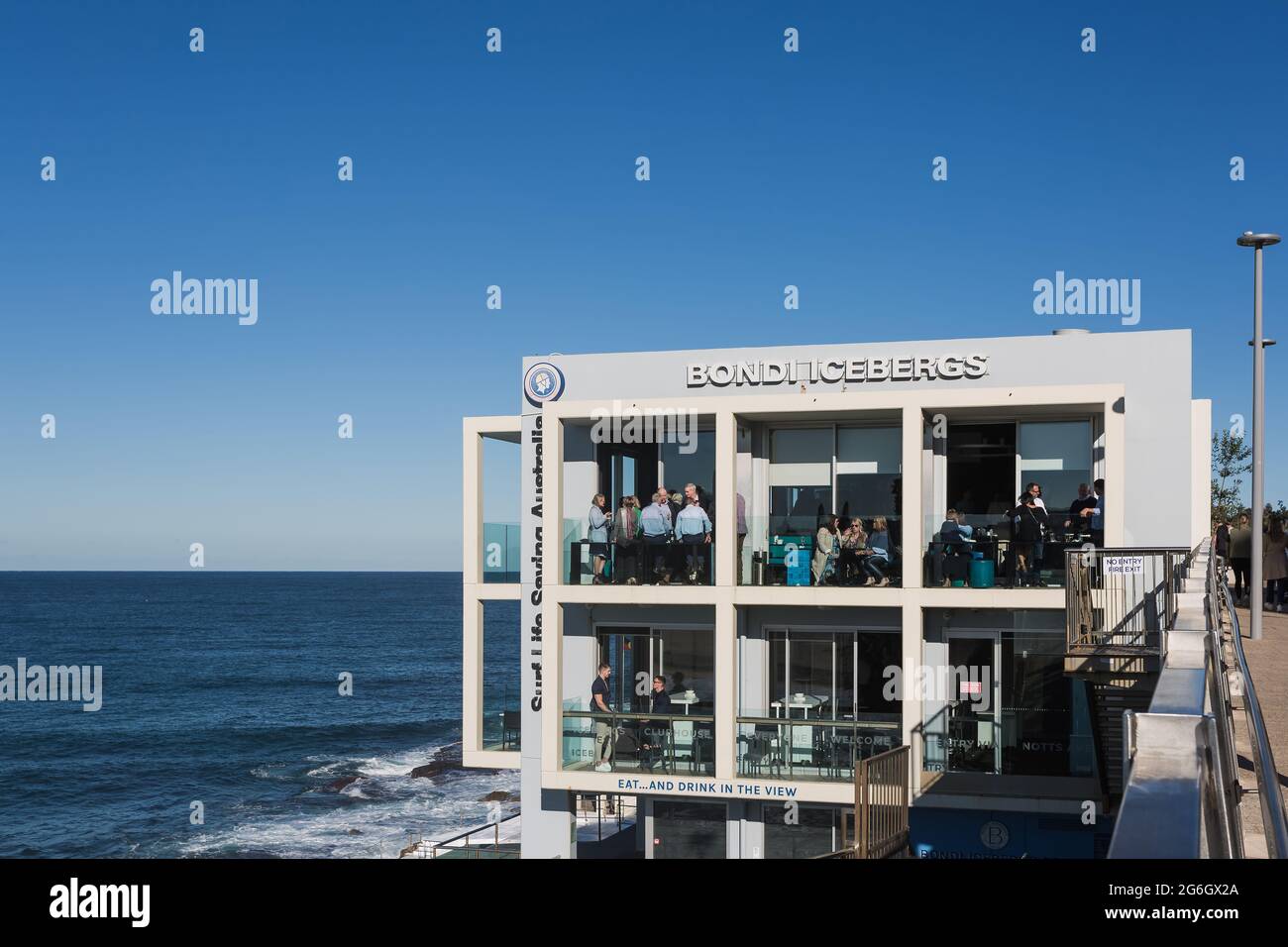 Bondi beach tourist location hi-res stock photography and images - Alamy