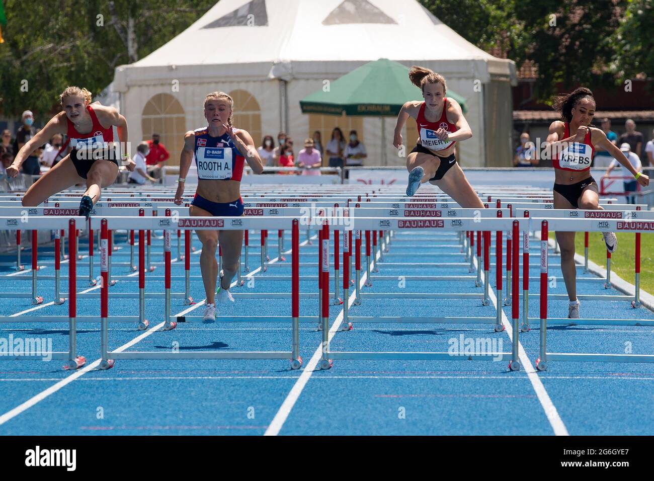 Rooth hi-res stock photography and images - Alamy