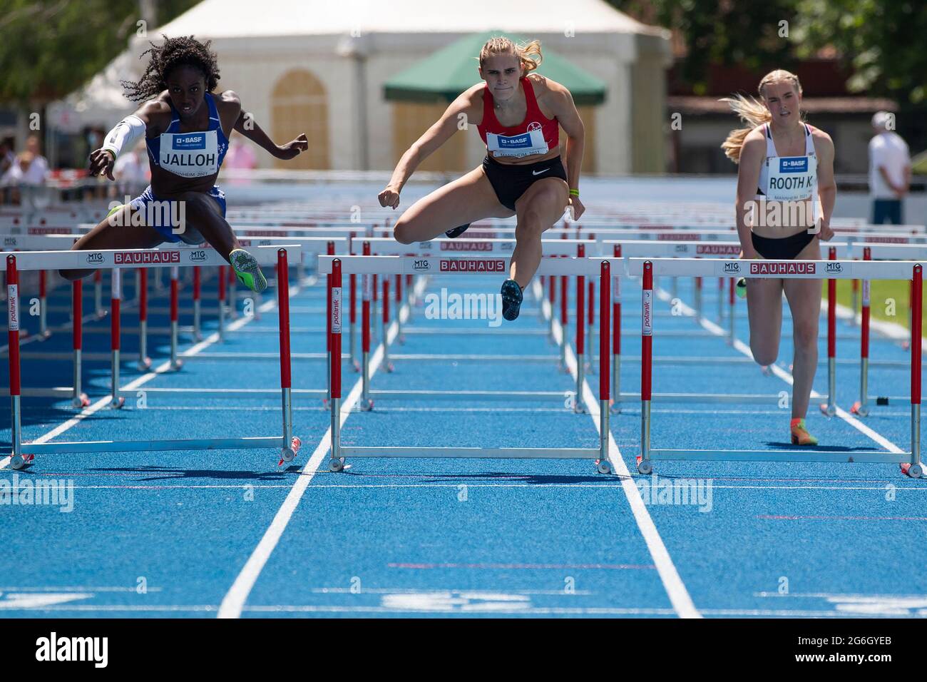 Rooth hi-res stock photography and images - Alamy