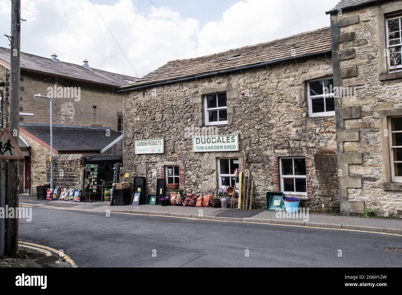 Old settle hi-res stock photography and images - Alamy