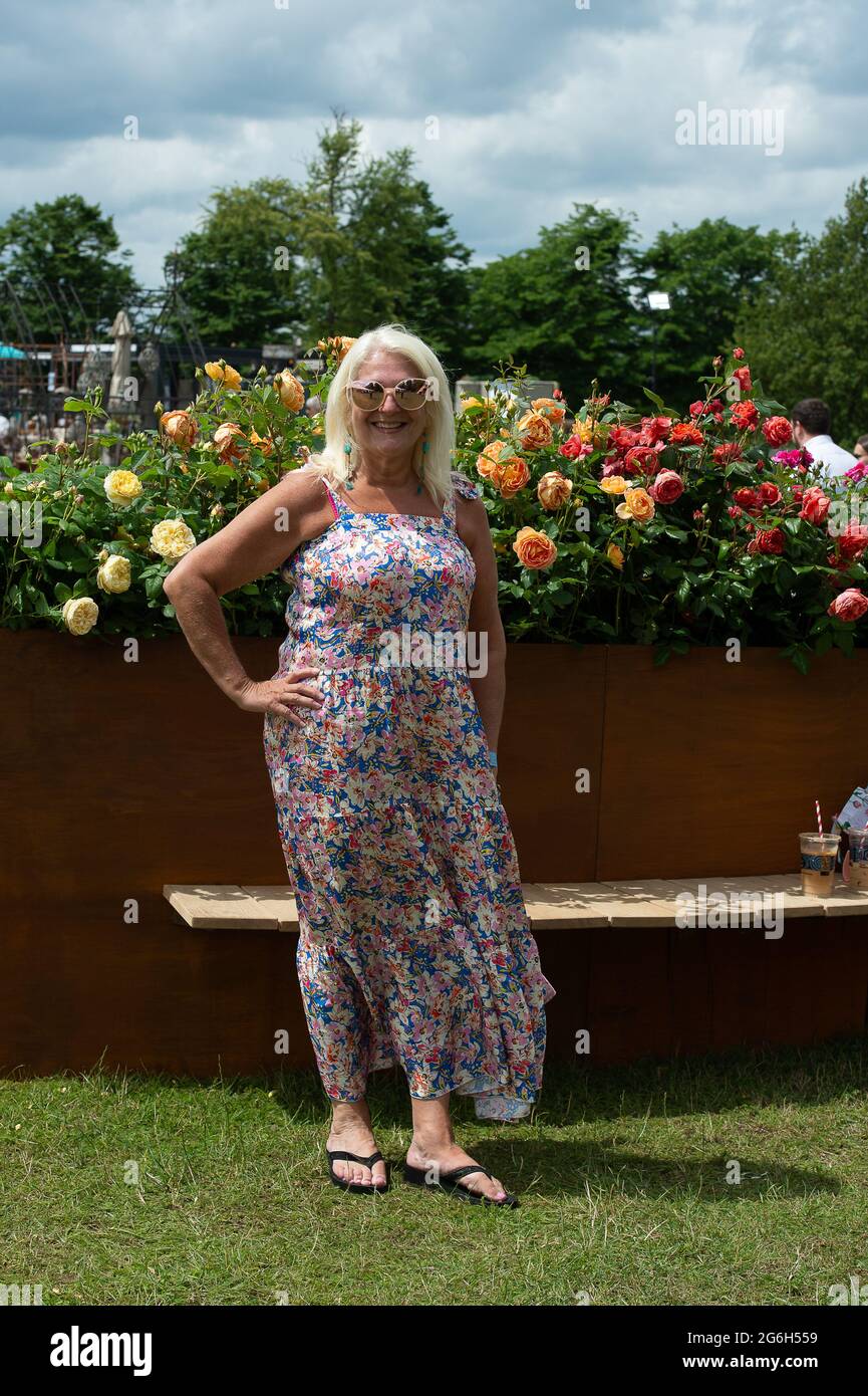 Vanessa feltz television personality hi-res stock photography and ...
