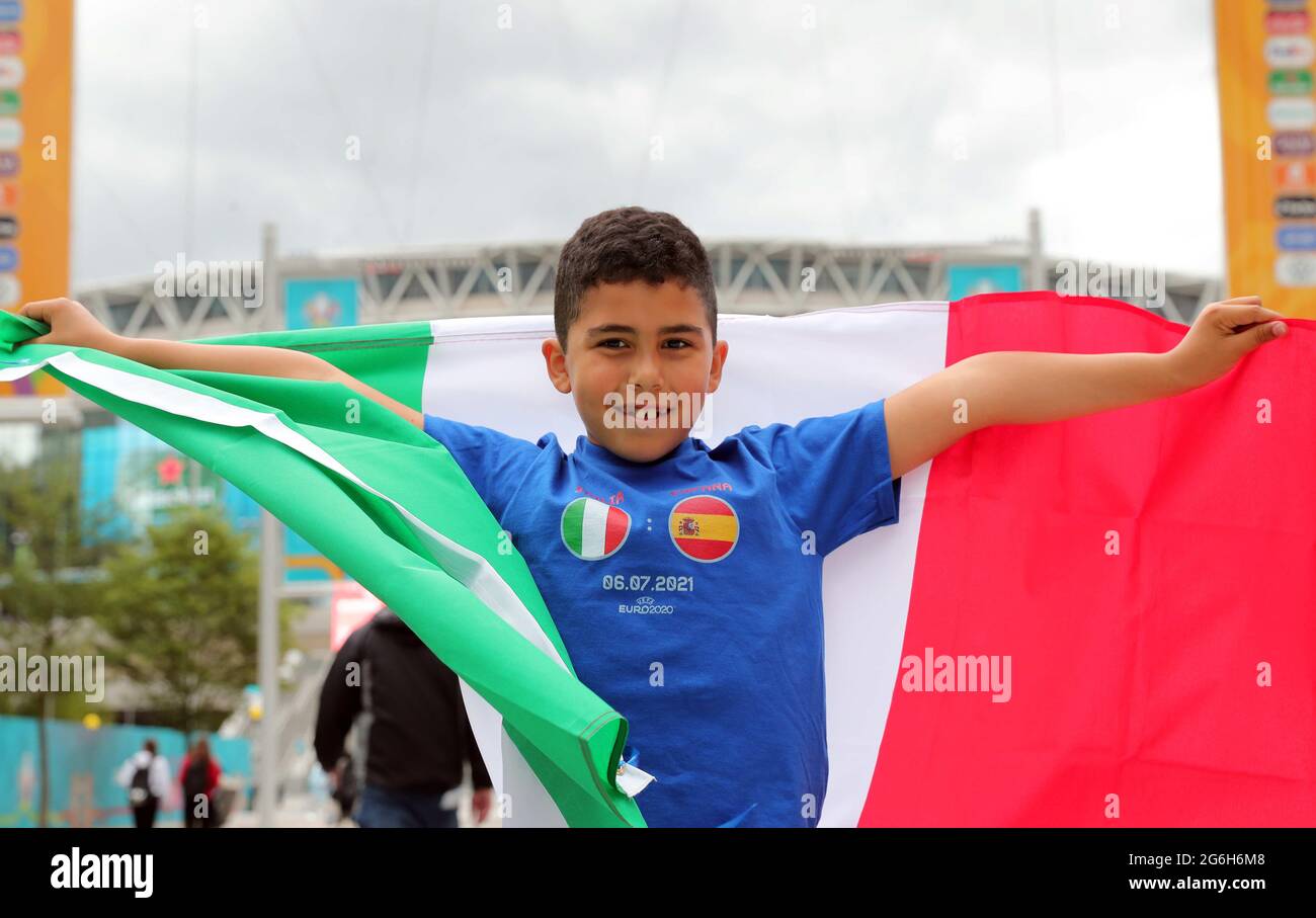 Sport fan italy hi-res stock photography and images - Alamy