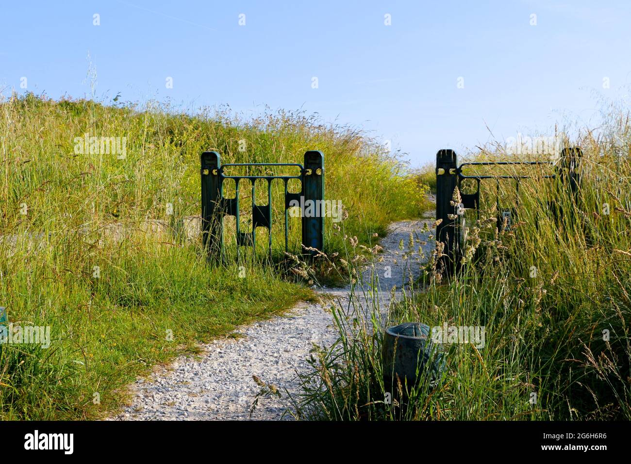Empty land gates hi-res stock photography and images - Alamy
