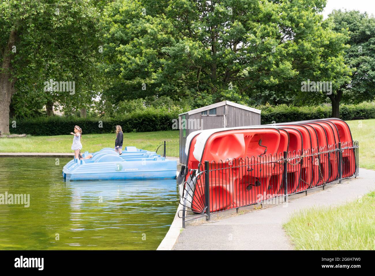 Greenwich park london summer hi-res stock photography and images - Alamy
