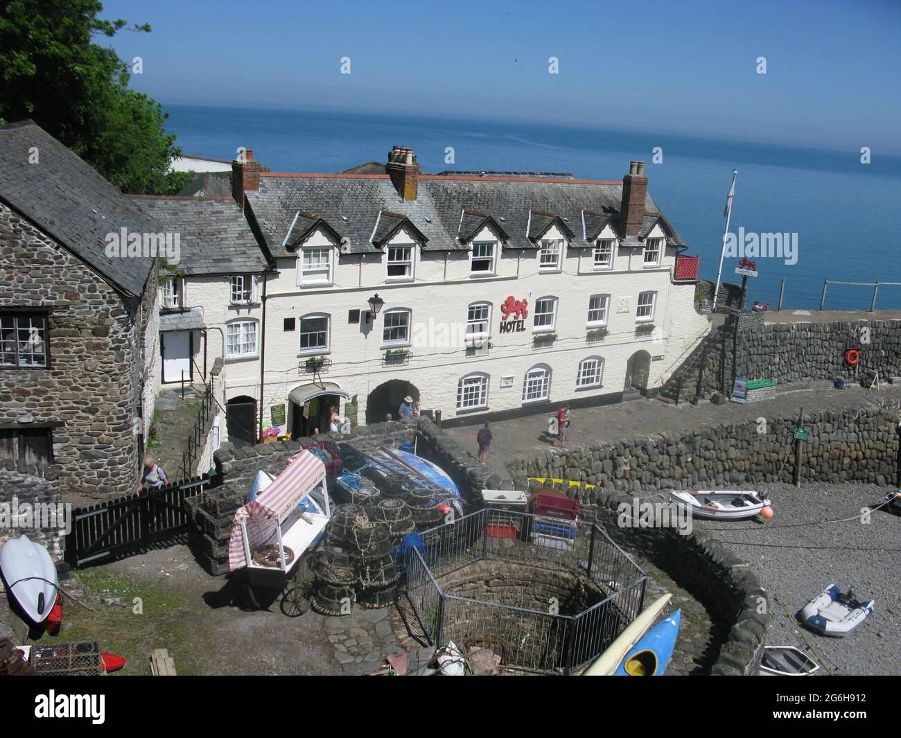 The Red Lion Hotel pub. Clovelly harbour village. South west coast path ...