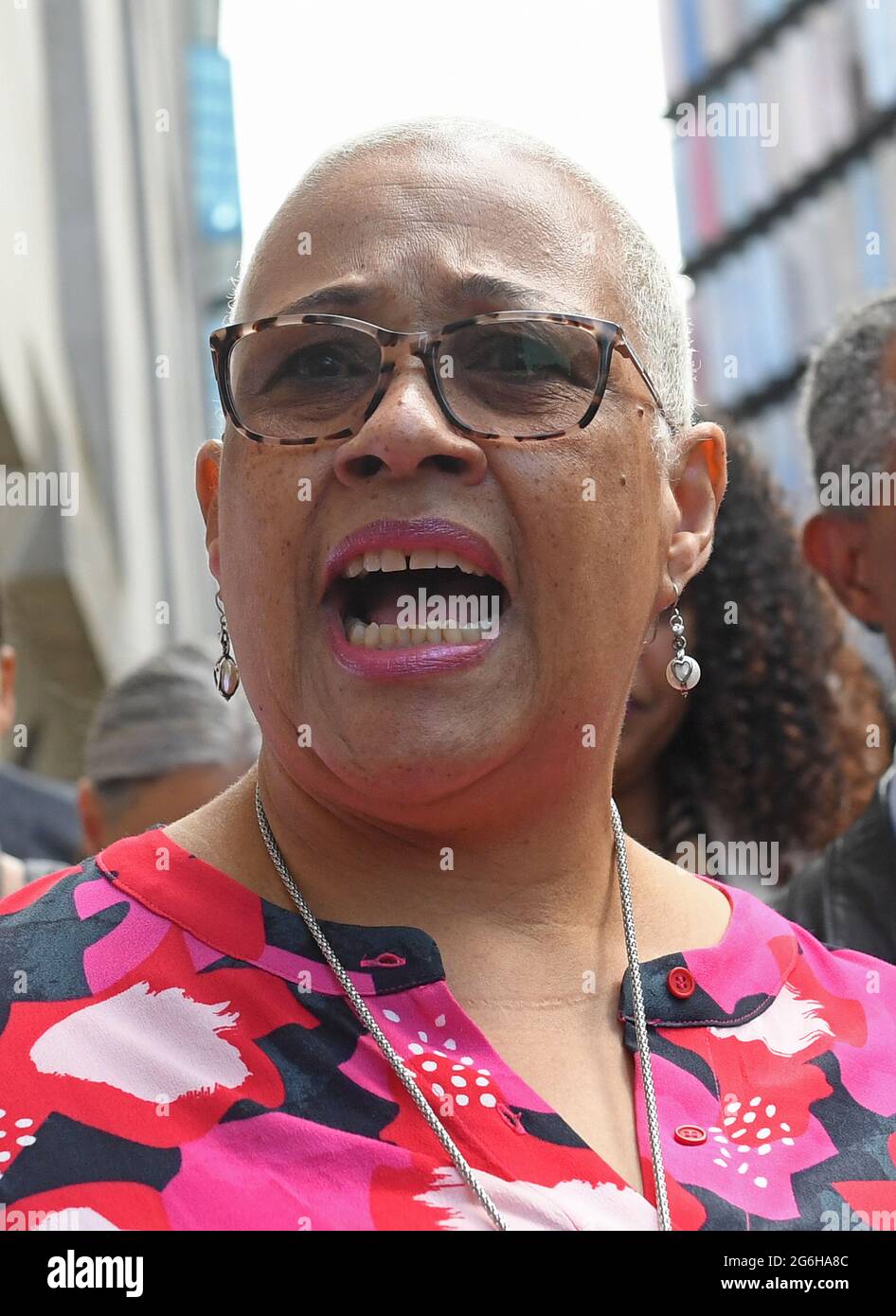 Bibaa henry nicole smallman sisters hi-res stock photography and images ...