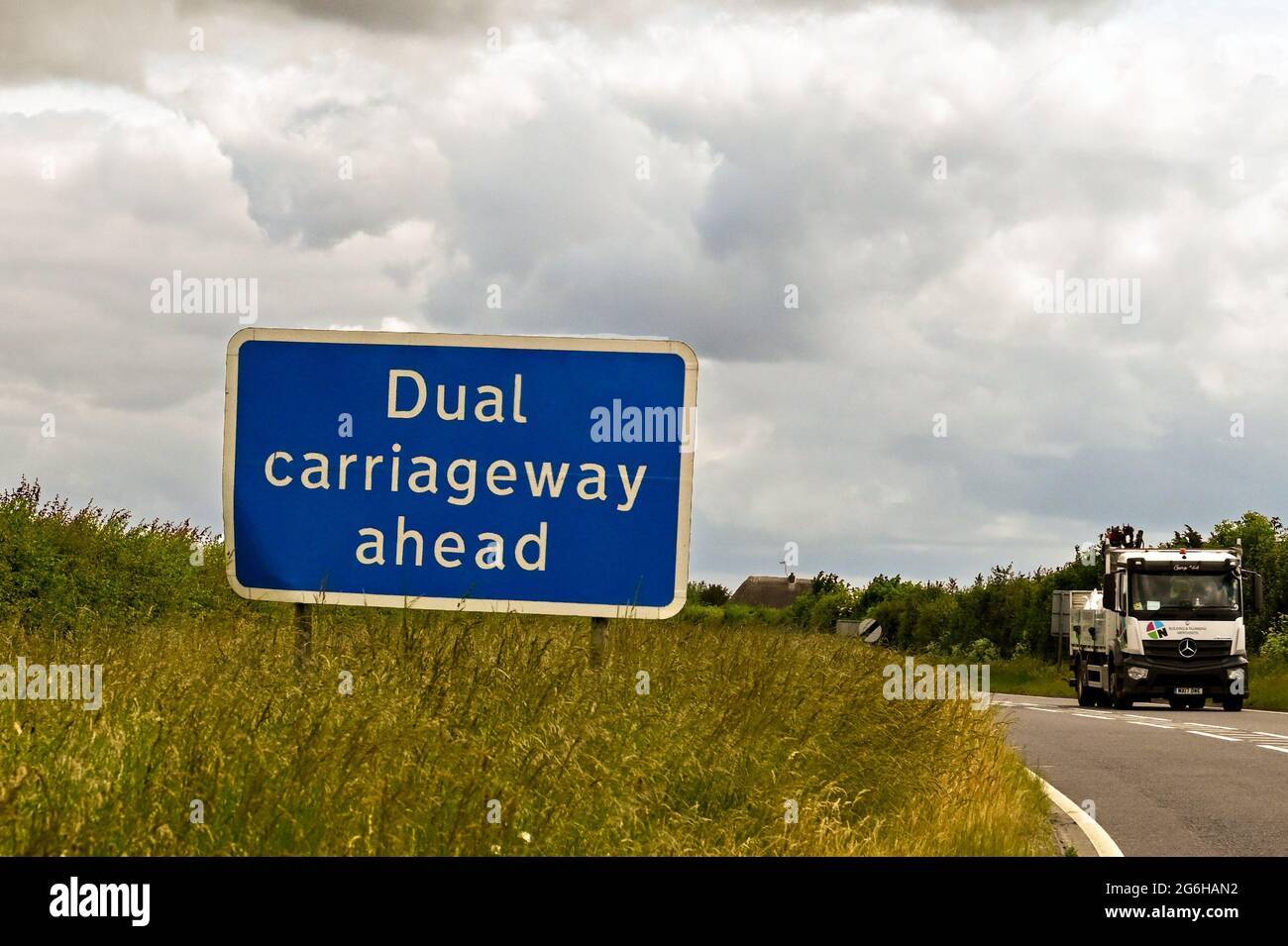 Warning sign dual carriageway hi-res stock photography and images - Alamy