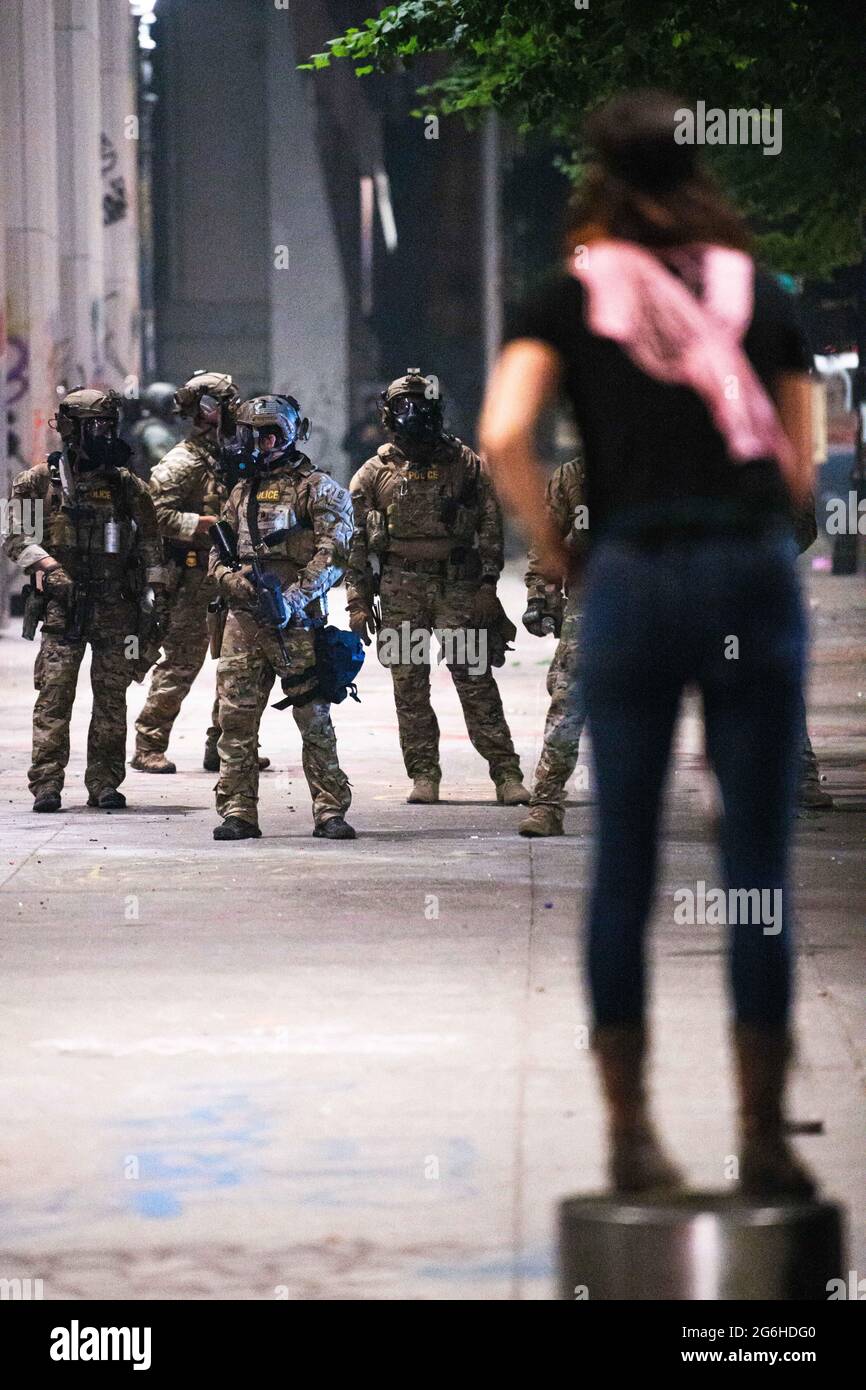 Portland dhs agents hi-res stock photography and images - Alamy