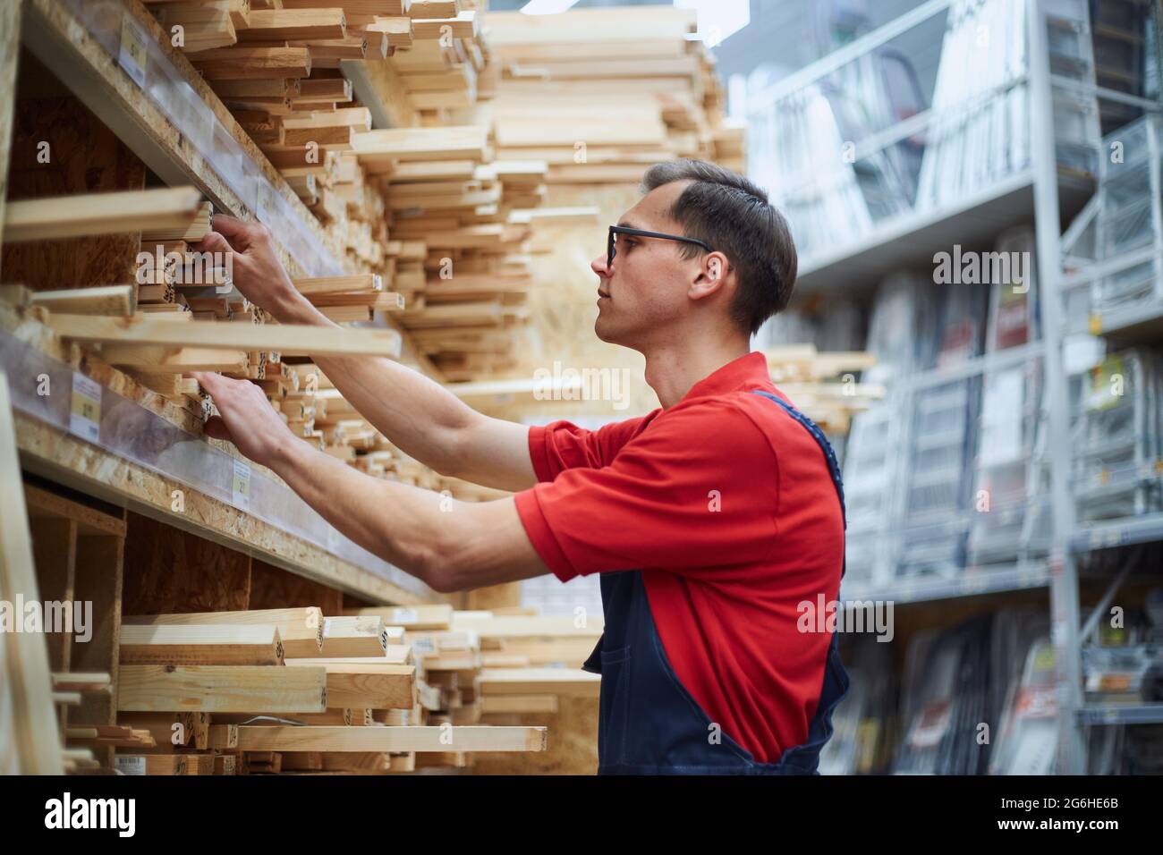 Shopping man salesperson store manager hi-res stock photography and ...