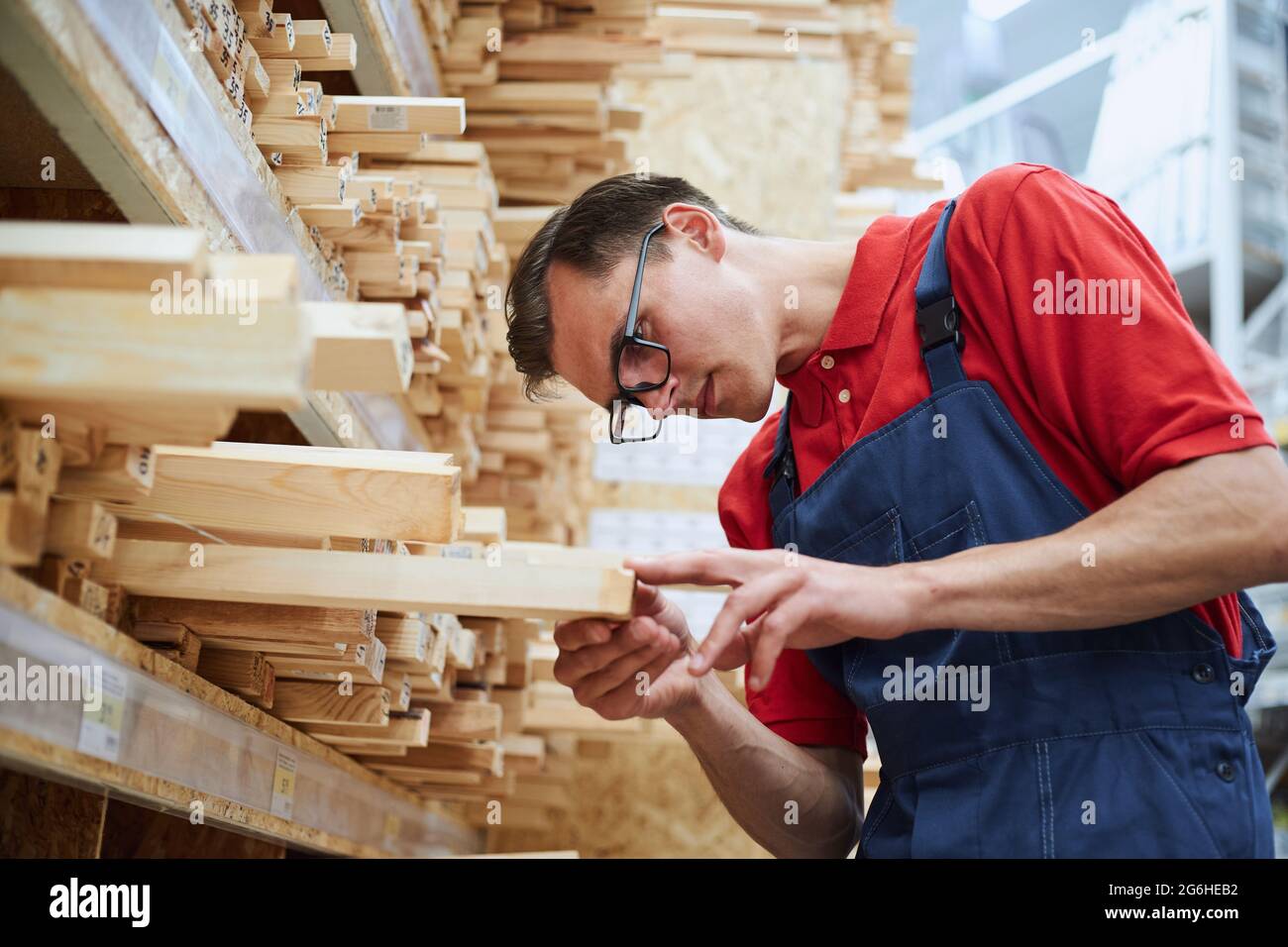 Shopping man salesperson store manager hi-res stock photography and ...