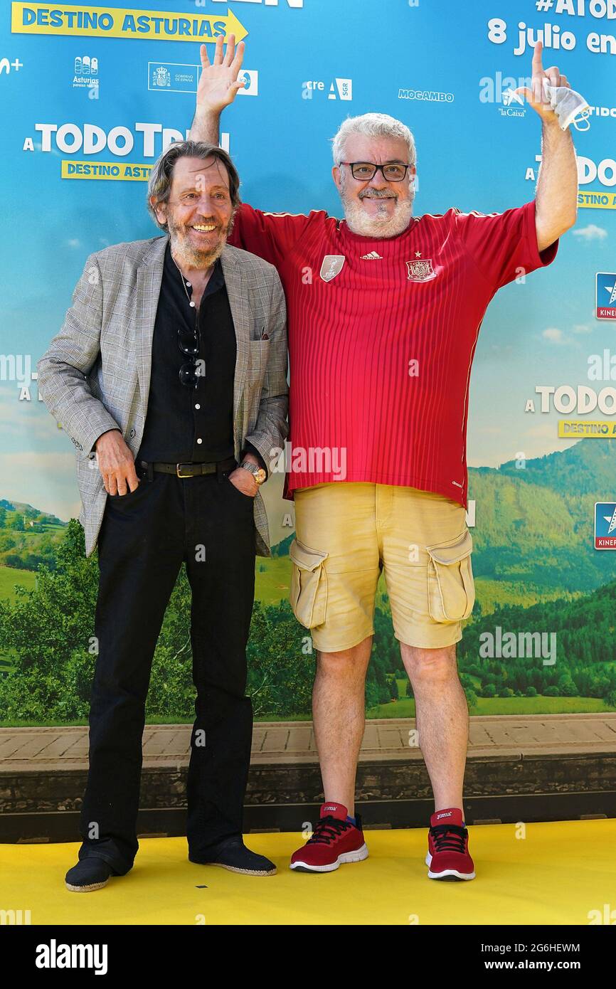 Spanish actors Millan Salcedo (r) and Fernando Conde attend to premiere ...