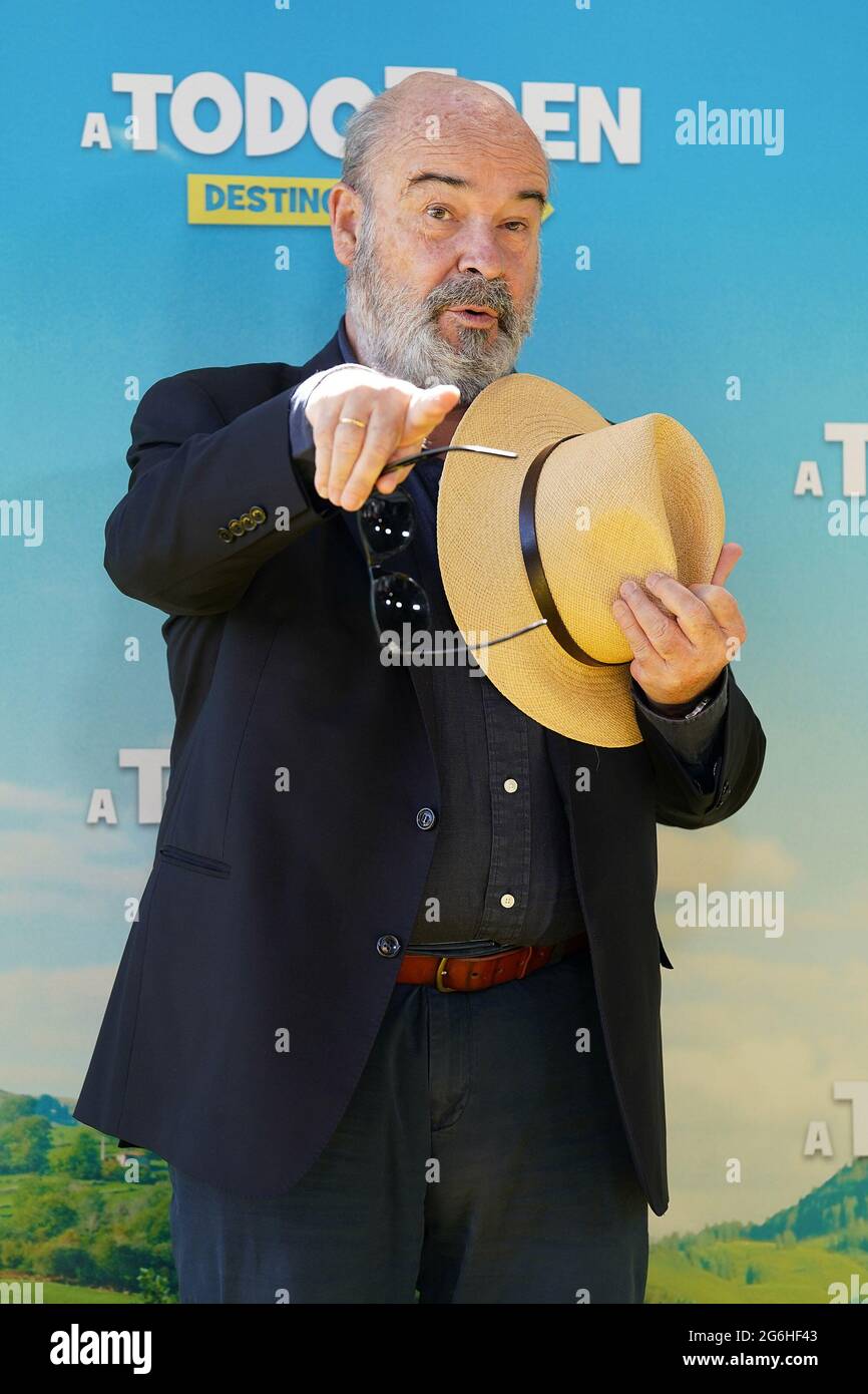 Spanish actor Antonio Resines attends to premiere film of 'A Todo Tren ...