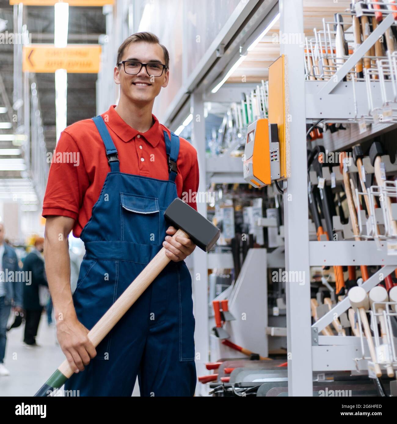 Warehouse clerk hi-res stock photography and images - Alamy