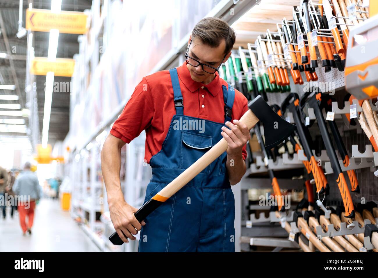 Warehouse clerk hi-res stock photography and images - Alamy