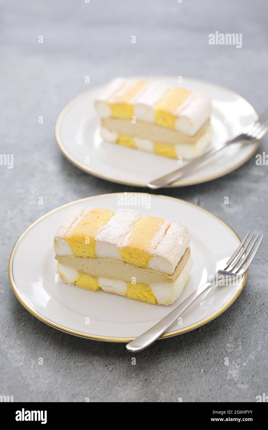 Kardinalschnitte hi-res stock photography and images - Alamy