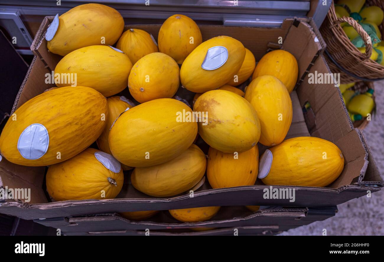 Supermarket melons hi-res stock photography and images - Alamy