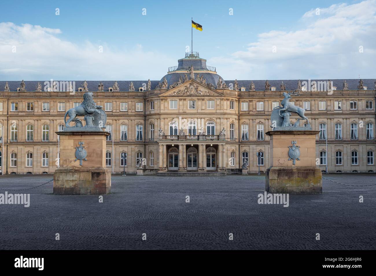 Stuttgart New Palace (Neues Schloss) with the lion and the deer ...
