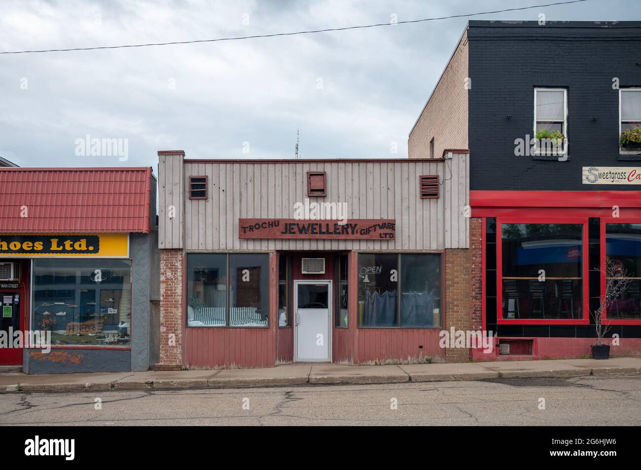 Small town storefronts hi-res stock photography and images - Alamy