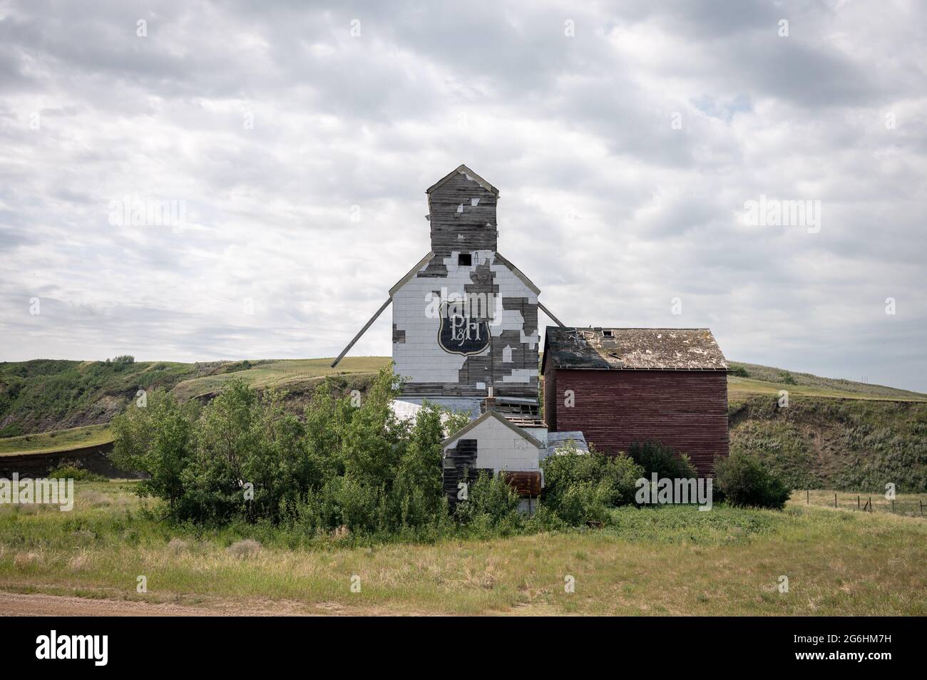 Sharples, Alberta - July 4, 2021: Old P&H Grain elevator in the ghost ...