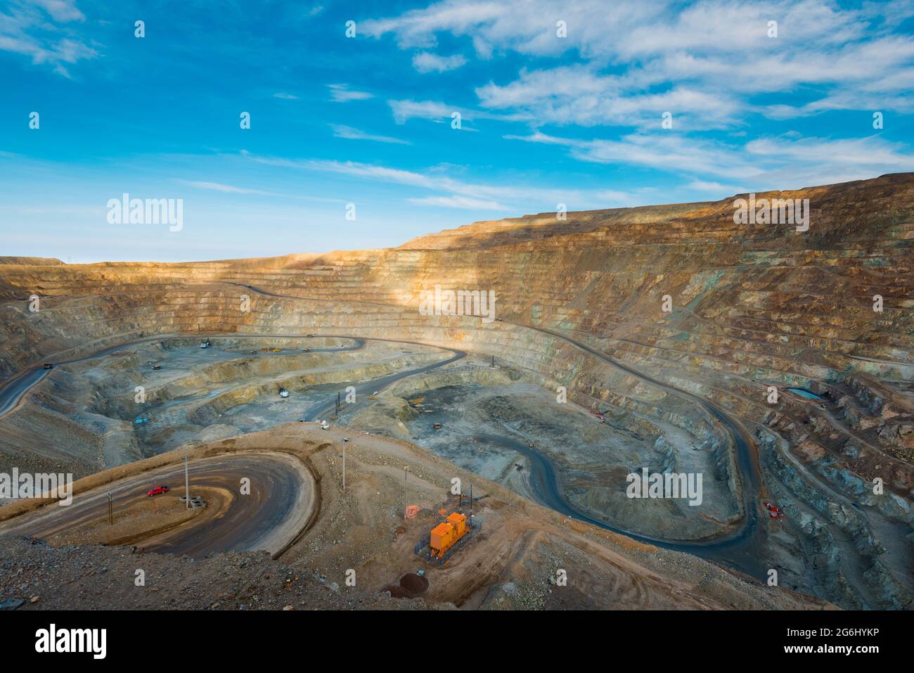View from above of the pit of an open-pit copper mine in Chile Stock Photo - Alamy