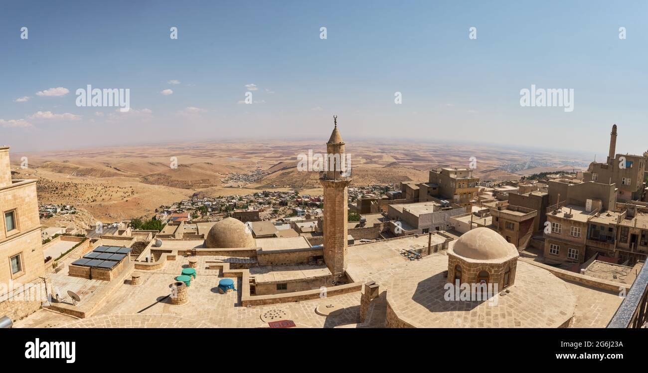 Panorama of mesopotamian city of Mardin, Turkey Stock Photo - Alamy