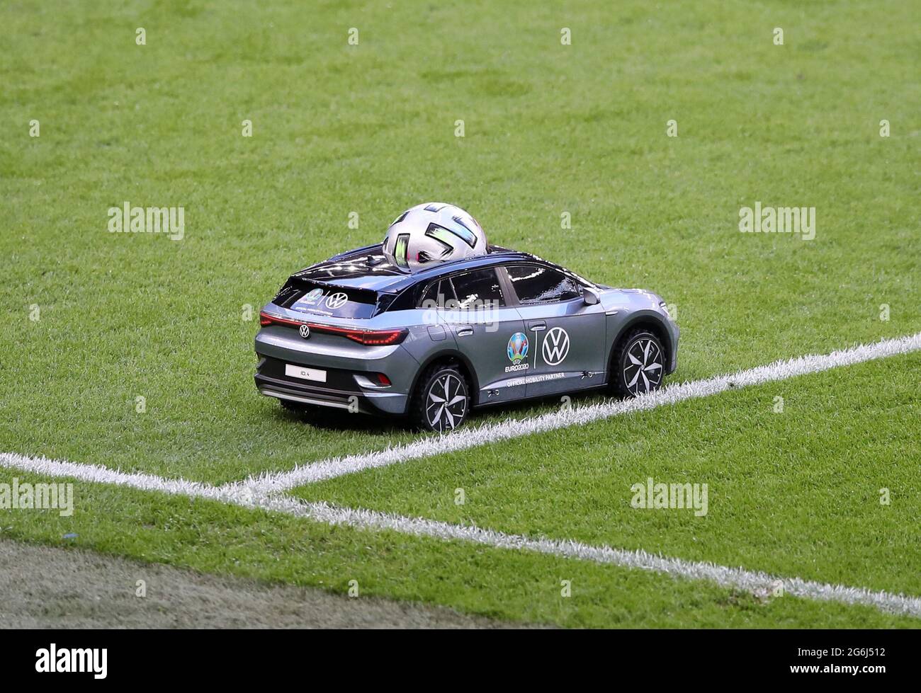 Football car euros hi-res stock photography and images - Alamy