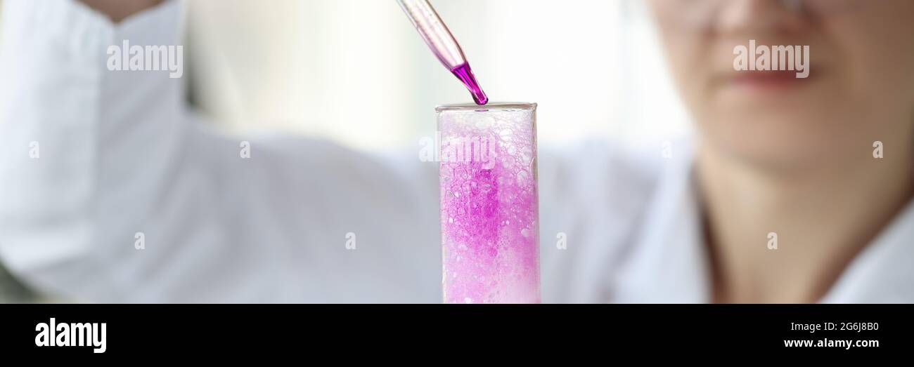 Liquid chemical reaction drip pipette hi-res stock photography and ...