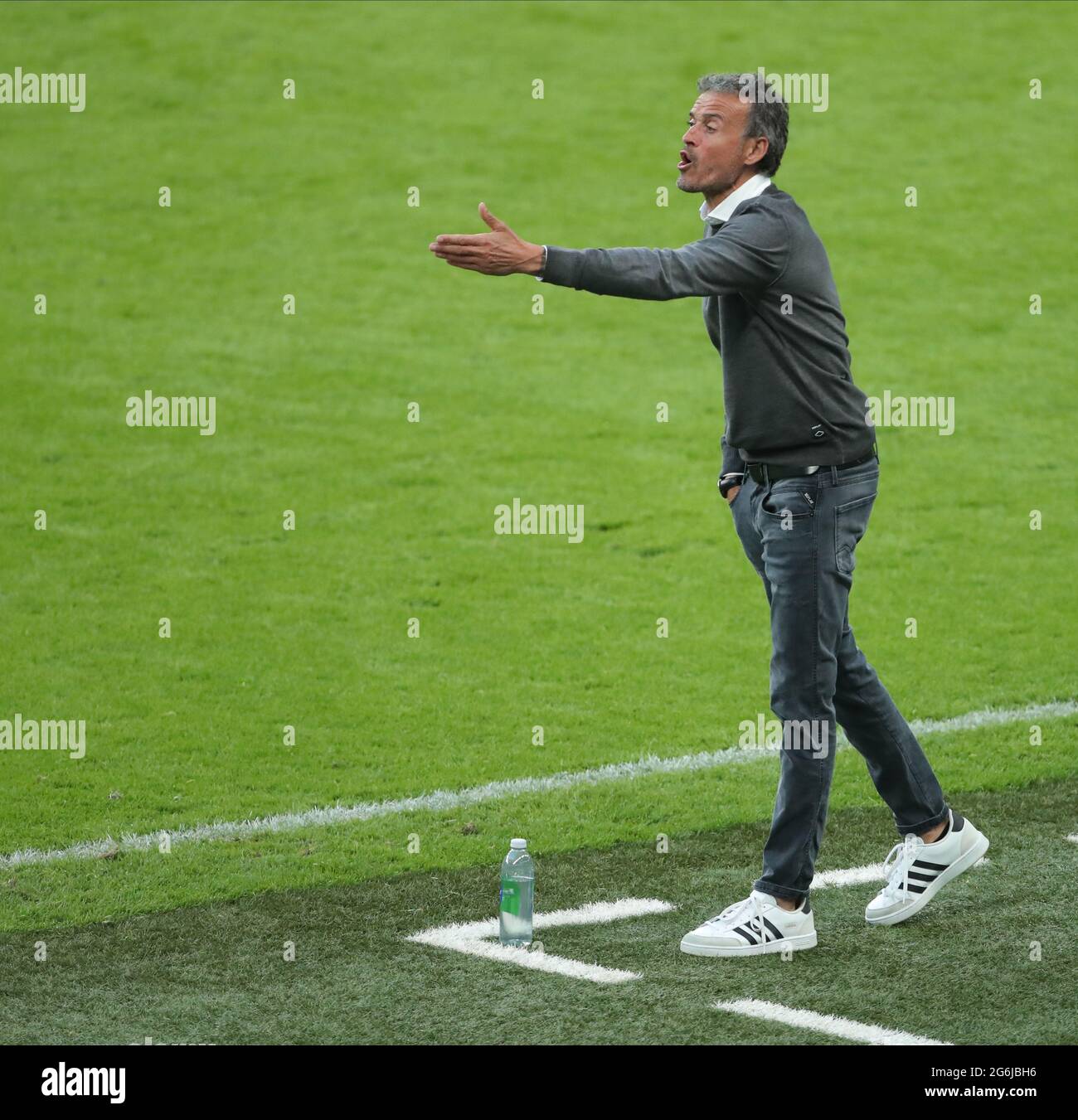 Luis v hi-res stock photography and images - Alamy