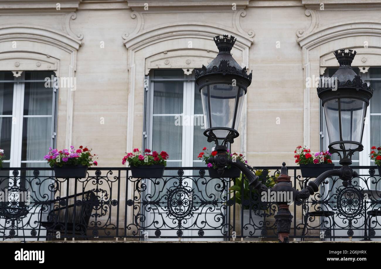 Old French house with traditional balconies and windows. Paris, France ...