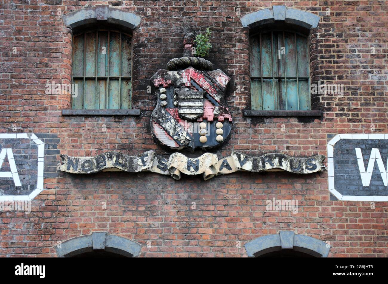 Victorian Bonded Tea Warehouse in Liverpool Stock Photo - Alamy