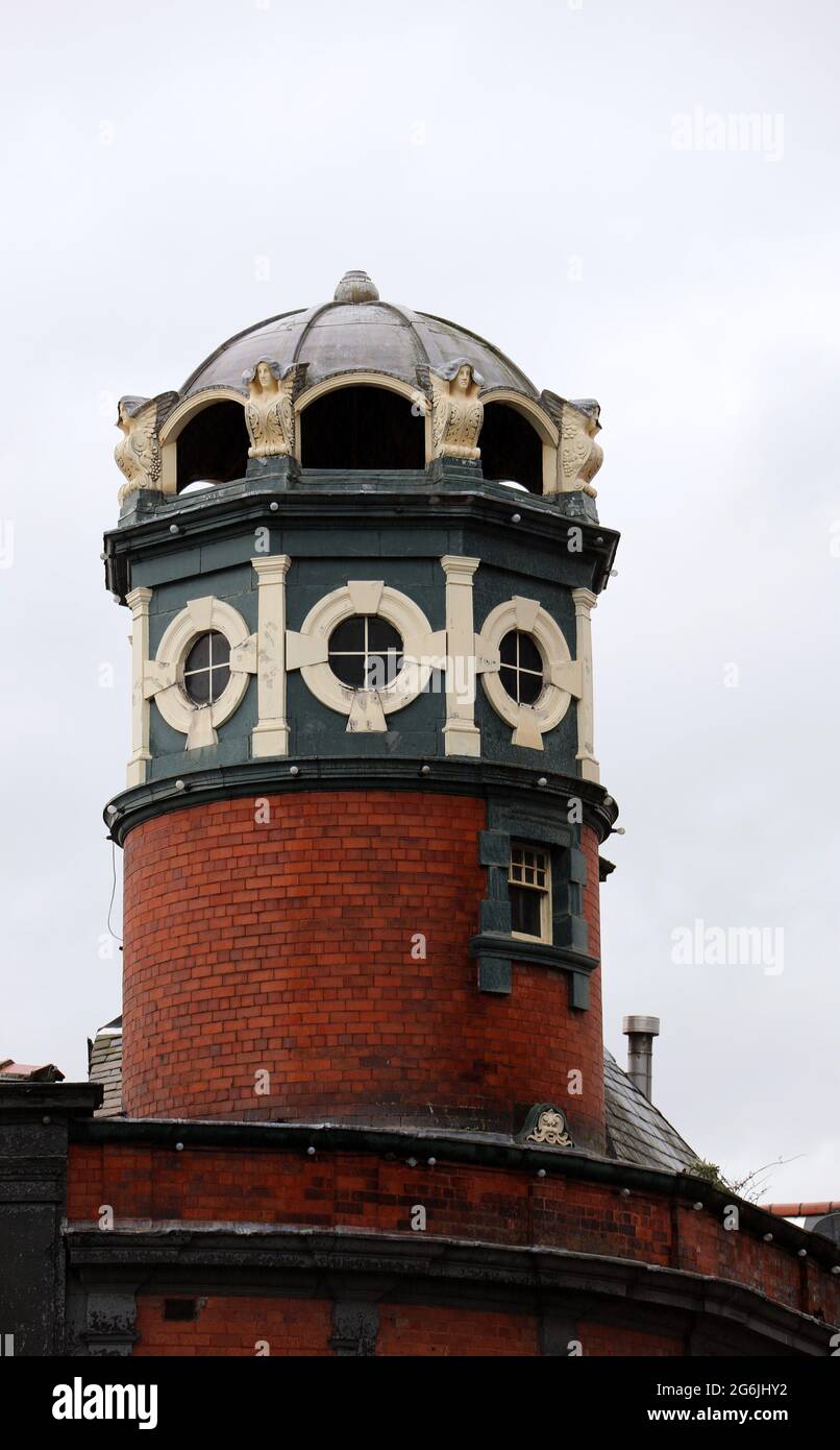 Quirky building hi-res stock photography and images - Alamy
