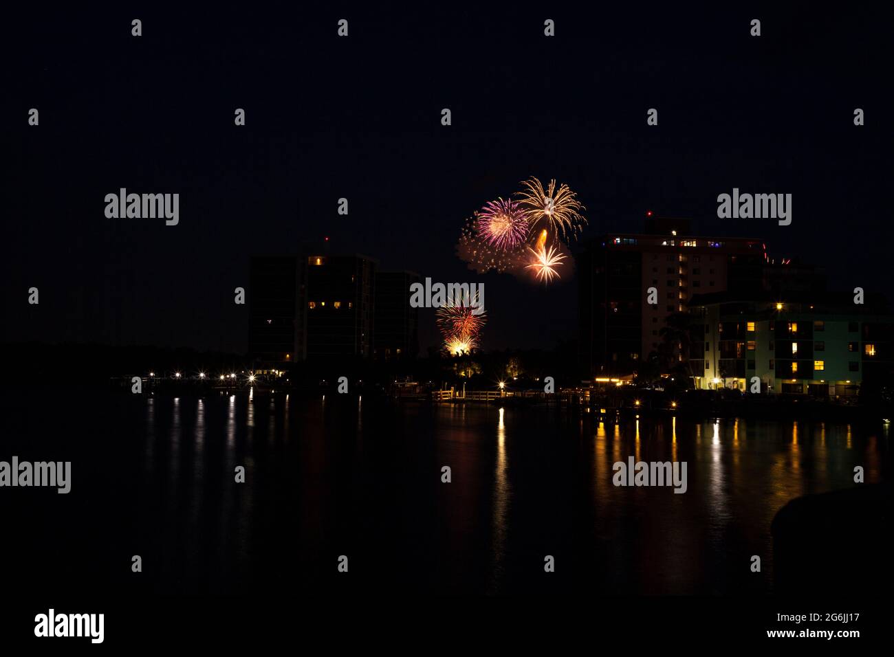 Fireworks by water florida hi-res stock photography and images - Alamy