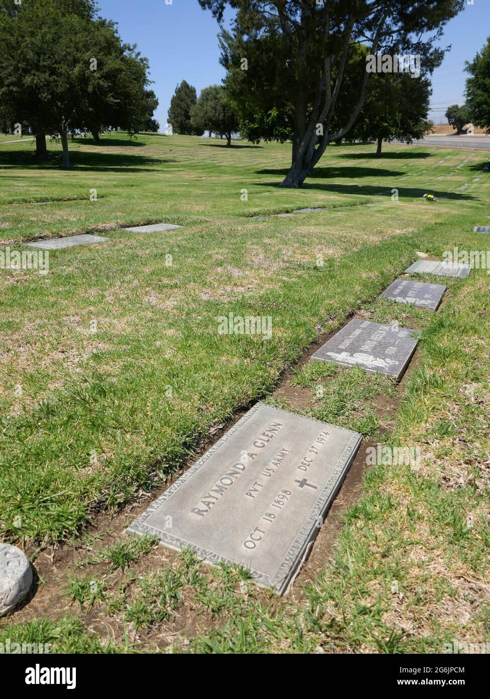 General custer grave hi-res stock photography and images - Alamy