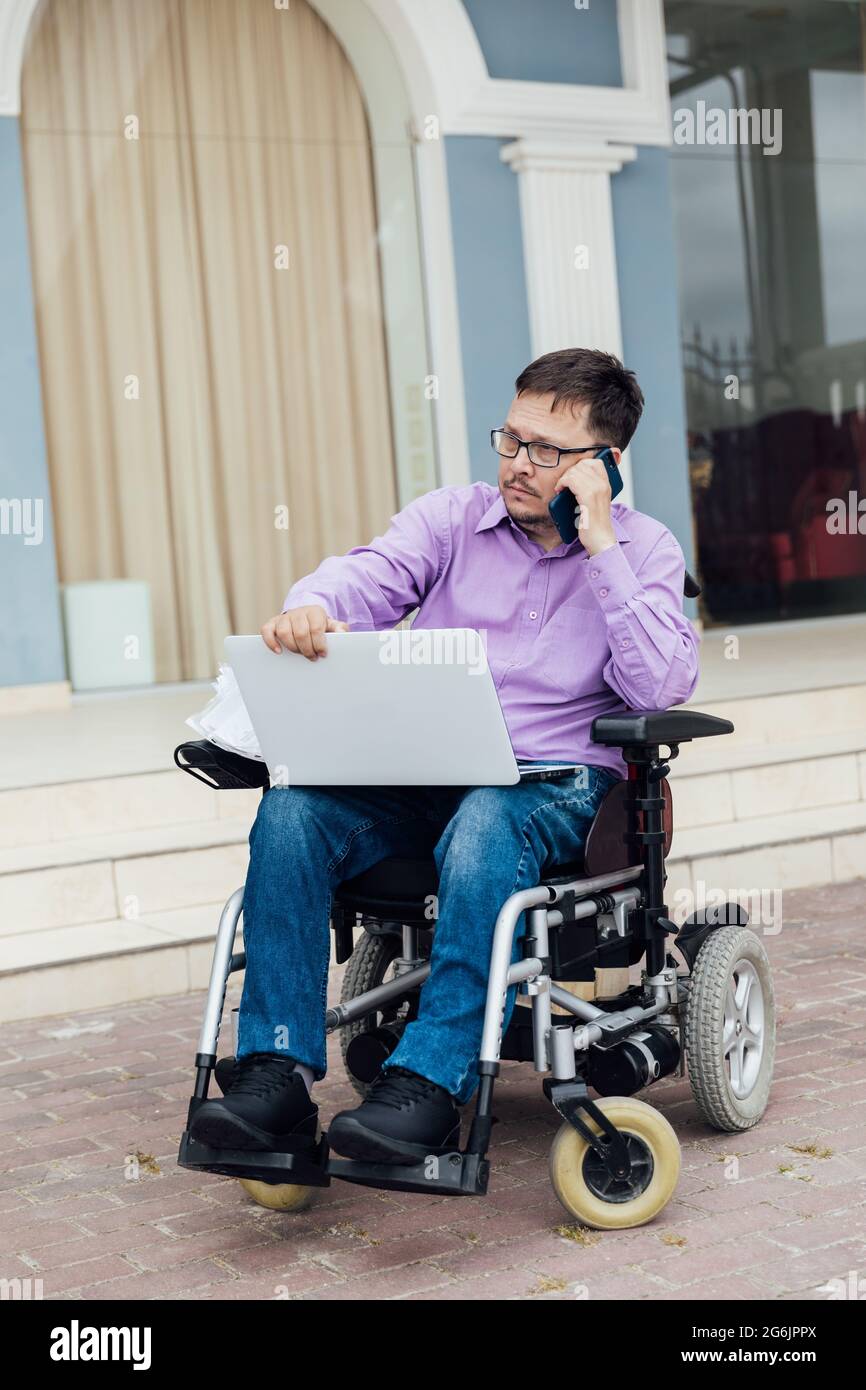 African disable man hi-res stock photography and images - Alamy