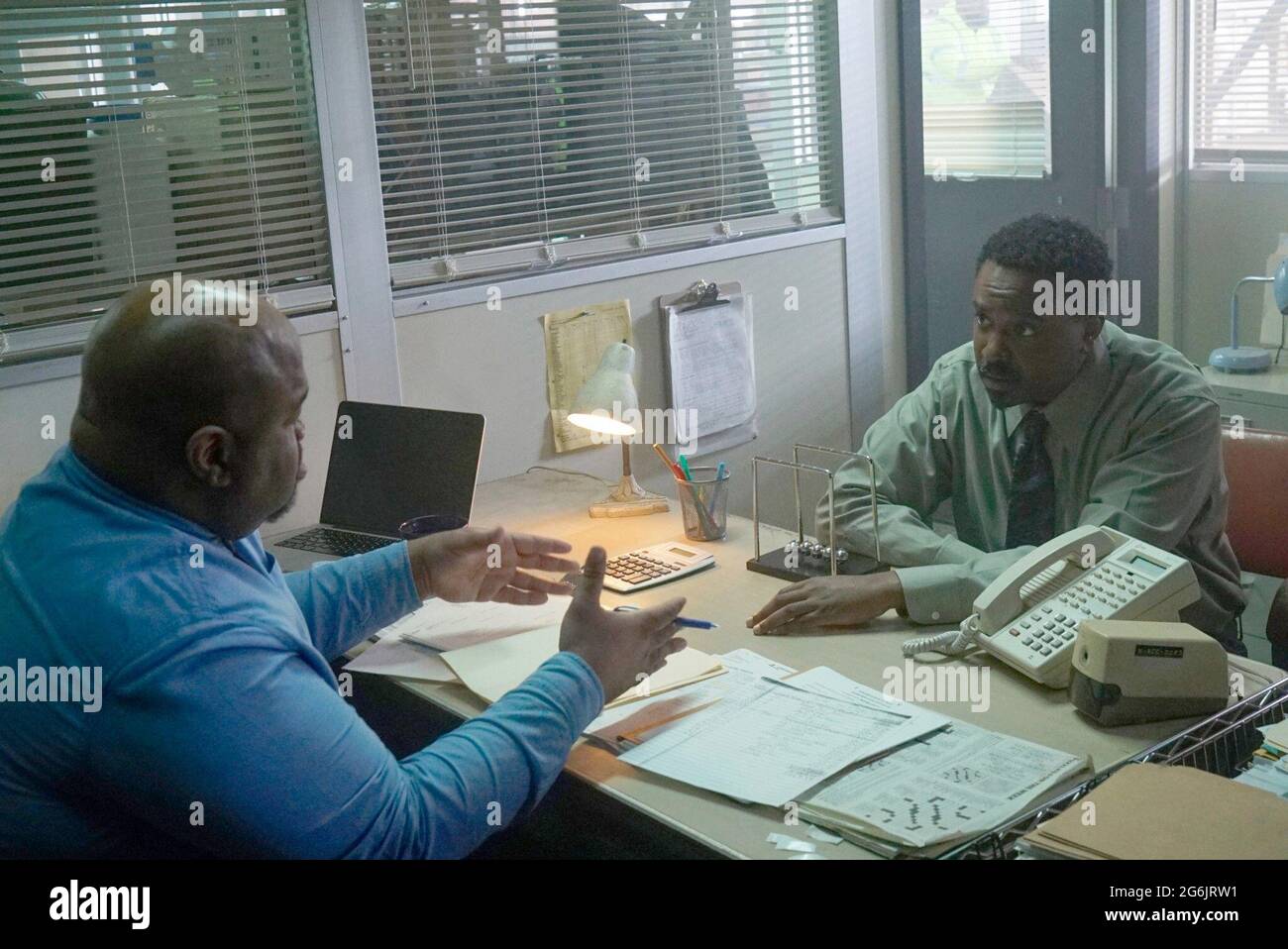 THE CHI, from left: Alphaeus Green Jr. (back to camera), Jason Weaver ...