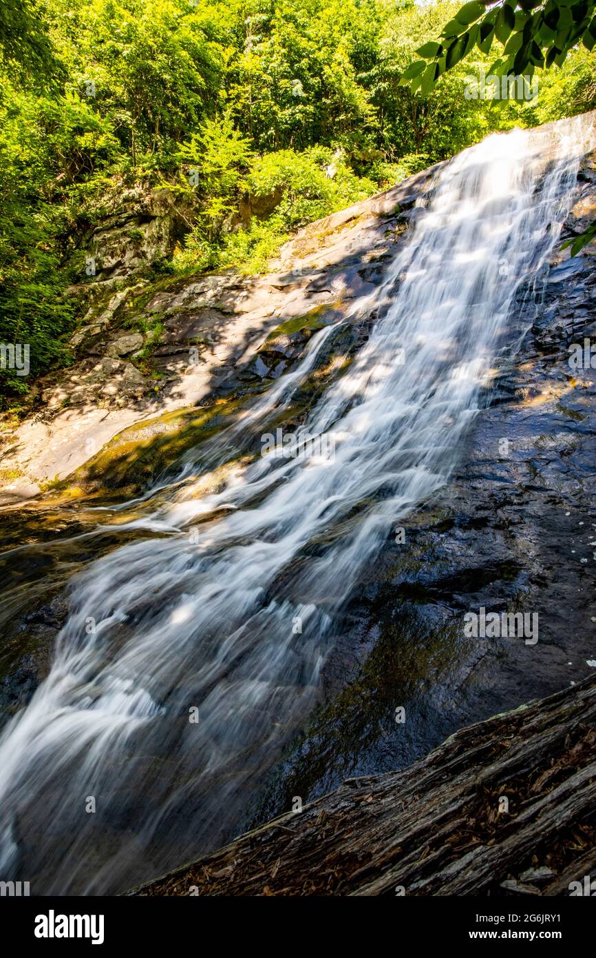 White Oak Canyon and Cedar Run trail loop waterfalls and cascades in ...