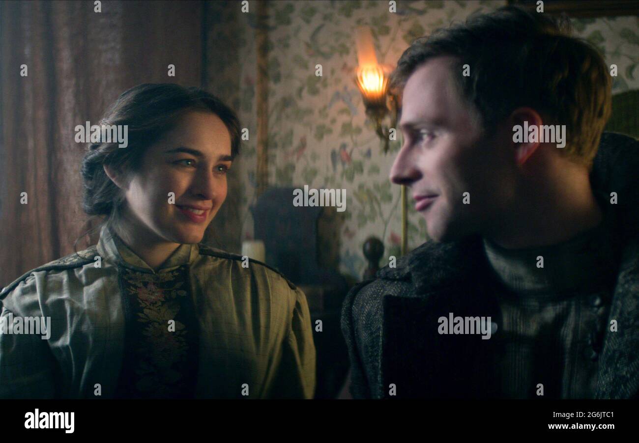 SHADOW AND BONE, from left: Danielle Galligan, Calahan Skogman, No ...